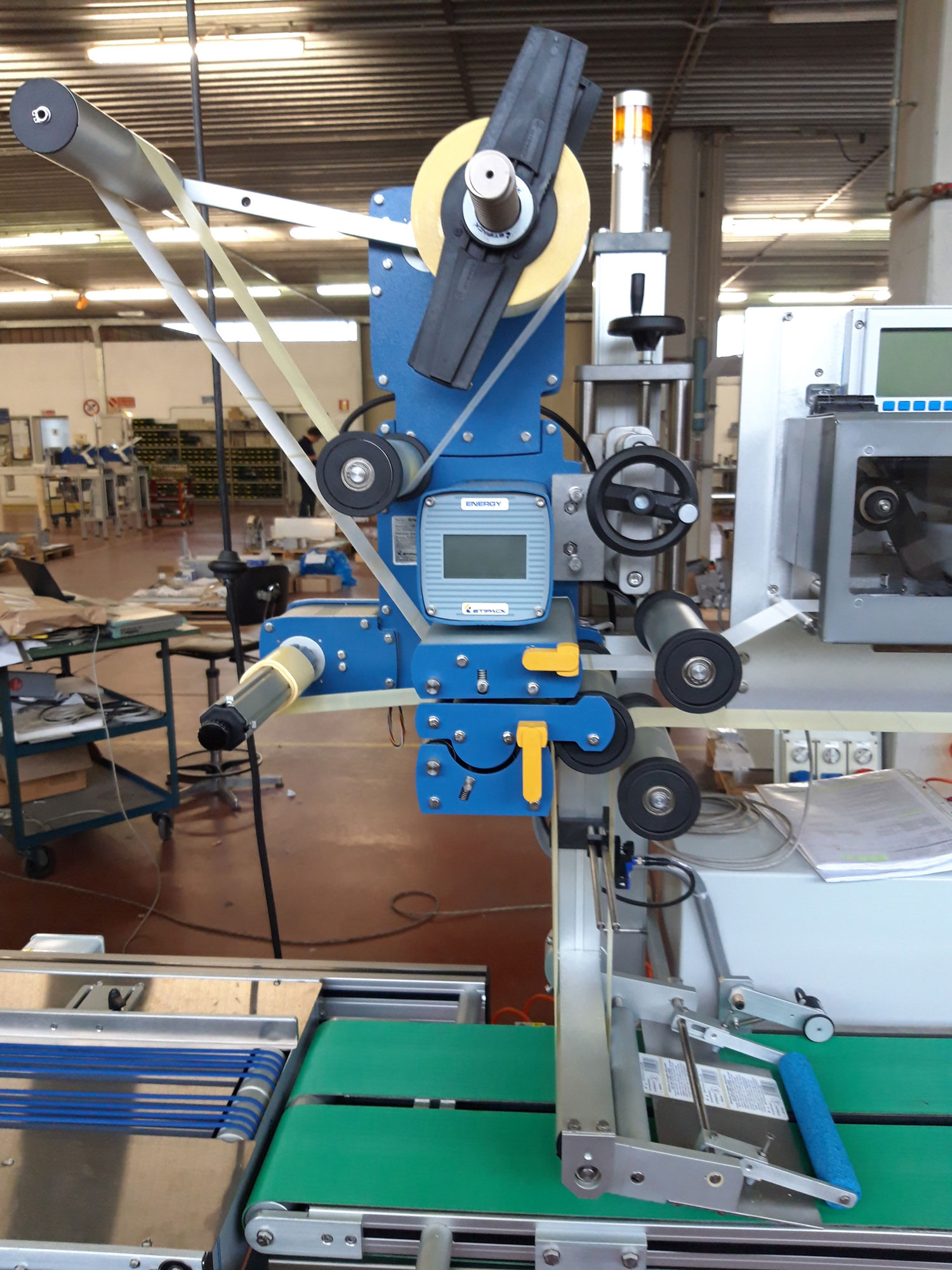 Labeling and distribution of vacuum-packed food products · Etipack.it